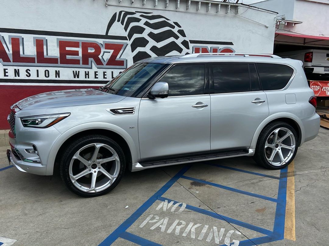 Giovanna Dalar X Silver on Infiniti QX80