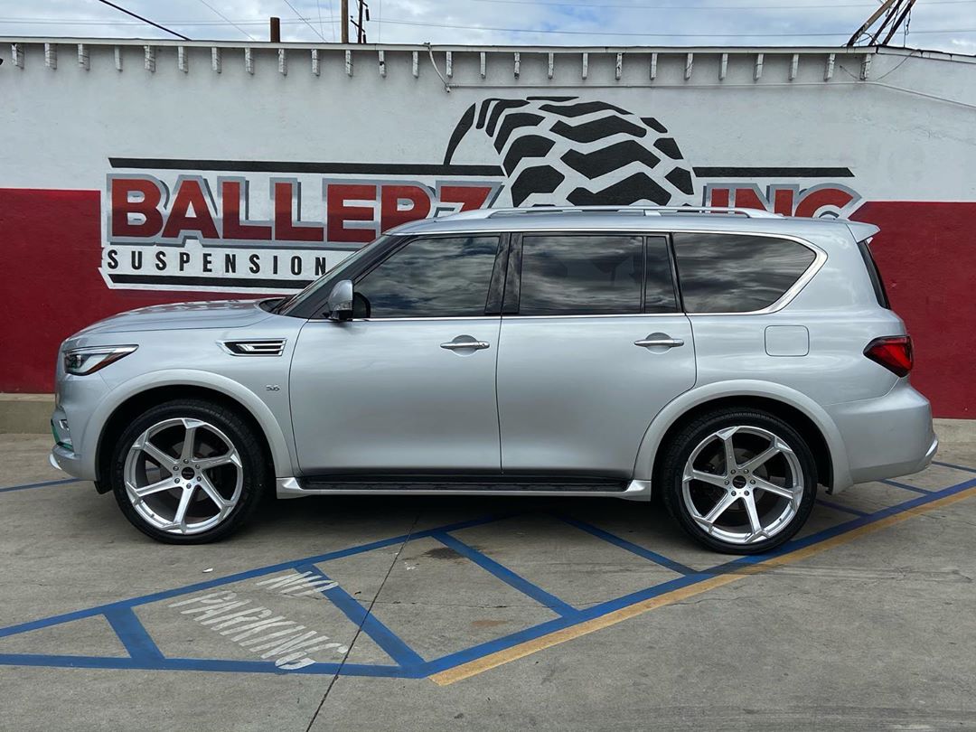 Giovanna Dalar X Silver on Infiniti QX80