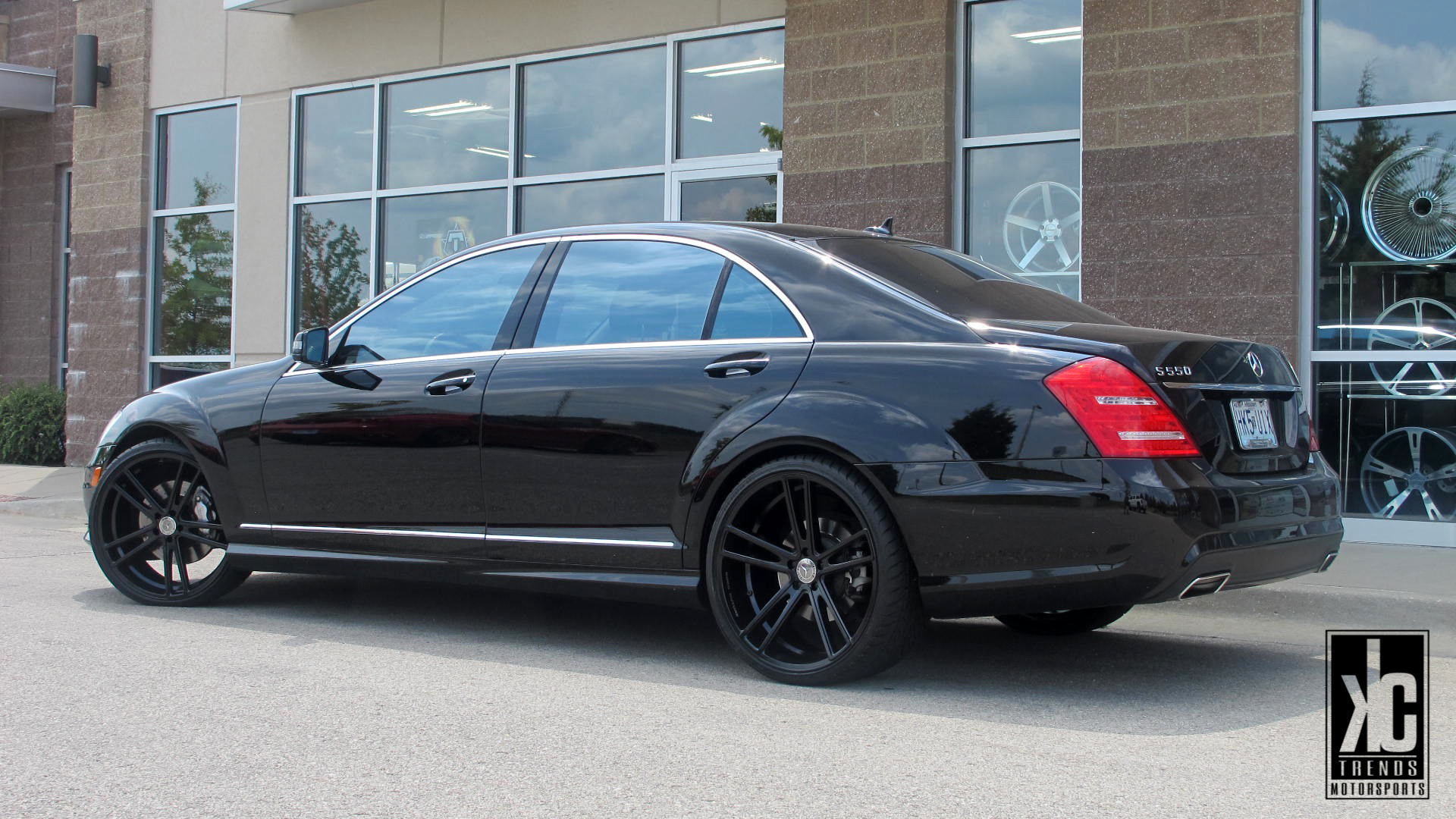 Koko Kuture Massa-5 Black r22 on Mercedes Benz S Class W221